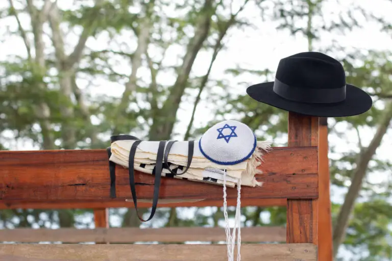 Jewish Traditions | Full List & Guide (Customs & Practices)