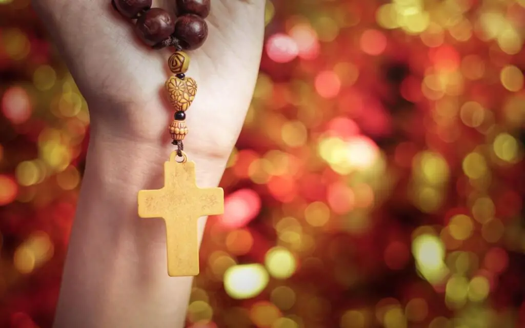 Catholic vs. Methodist | Full Comparison (What's The Difference?)